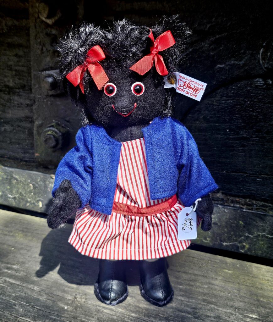Steiff Golli Girl - Campbells Online Store