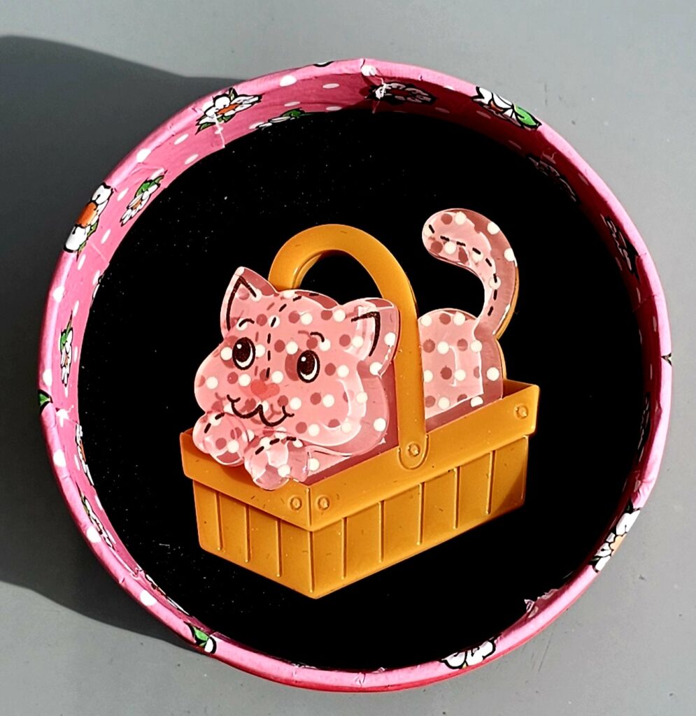 Erstwilder Mini Brooch - Cozy Custard Cat - Campbells Online Store